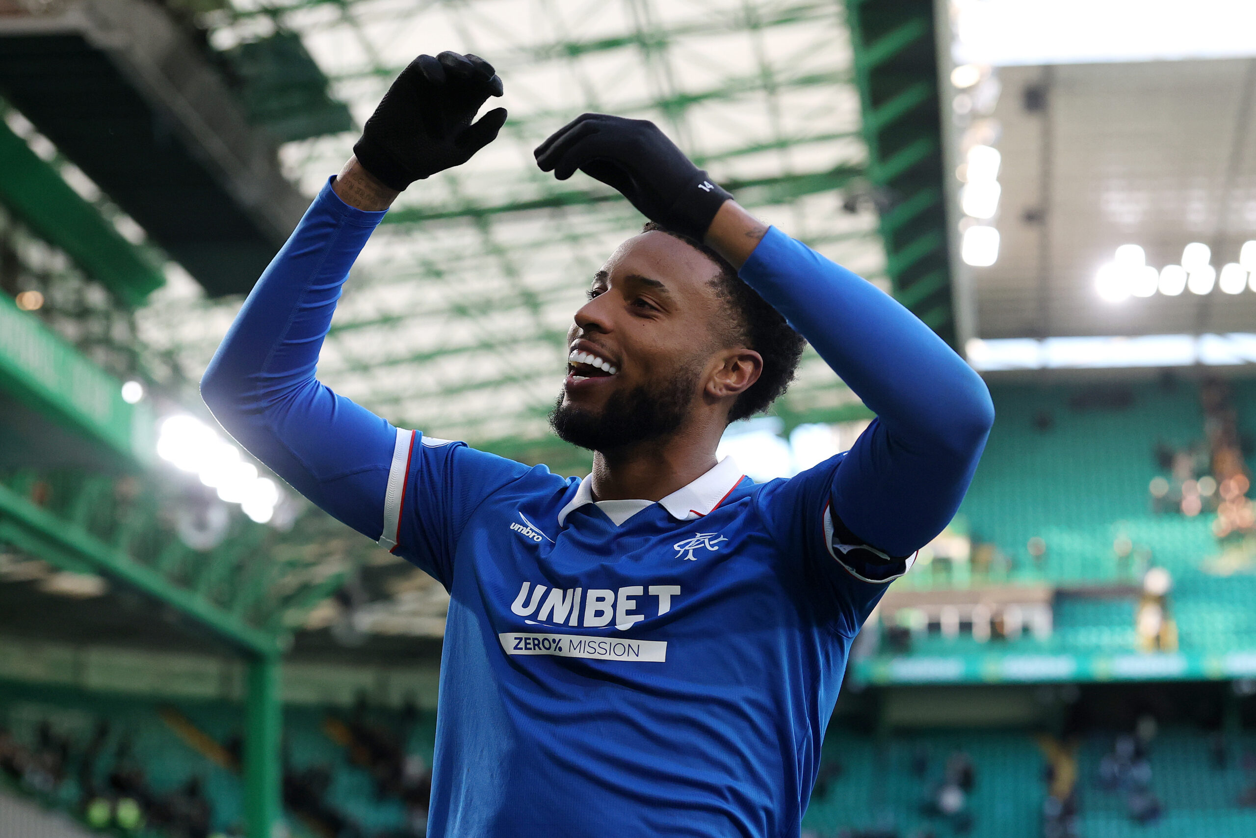 Hero's reception for Youssef Chermiti in what might be the biggest ...